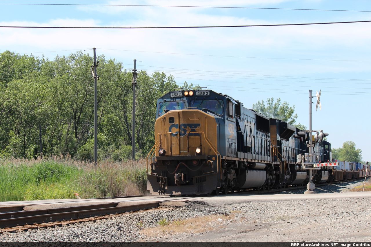 CSX 4582 4843 693